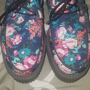 T.U.K | Shoes | Floral Fun Round Creepers Tuk | Poshmark